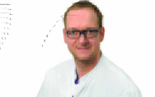 Advantage of guided de-escalation of DAPT seen in younger patients