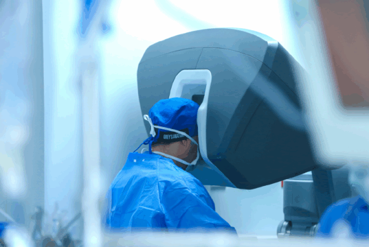 Surgeons perform pioneering robotic-assisted BiVAD implantation ...
